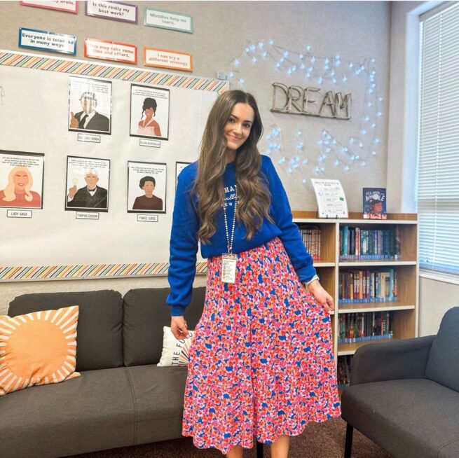 15 Cute and Stylish Fall Teacher Outfit Ideas to Feel Confident in the ...